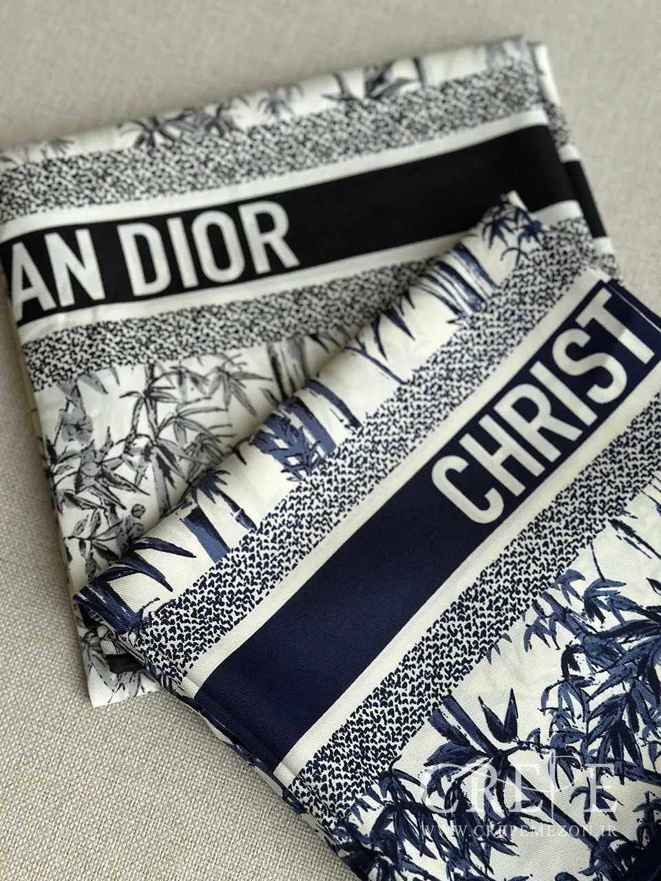 روسری ابریشم توییل طرح دیور قواره 85